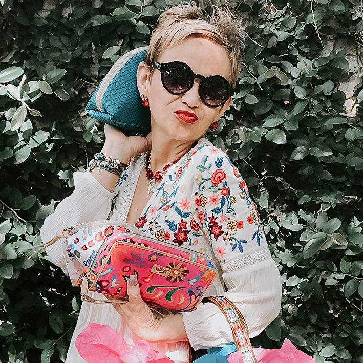 JULIE L – Consuela