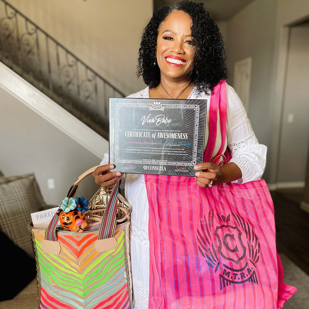 LASONYA Y – Consuela